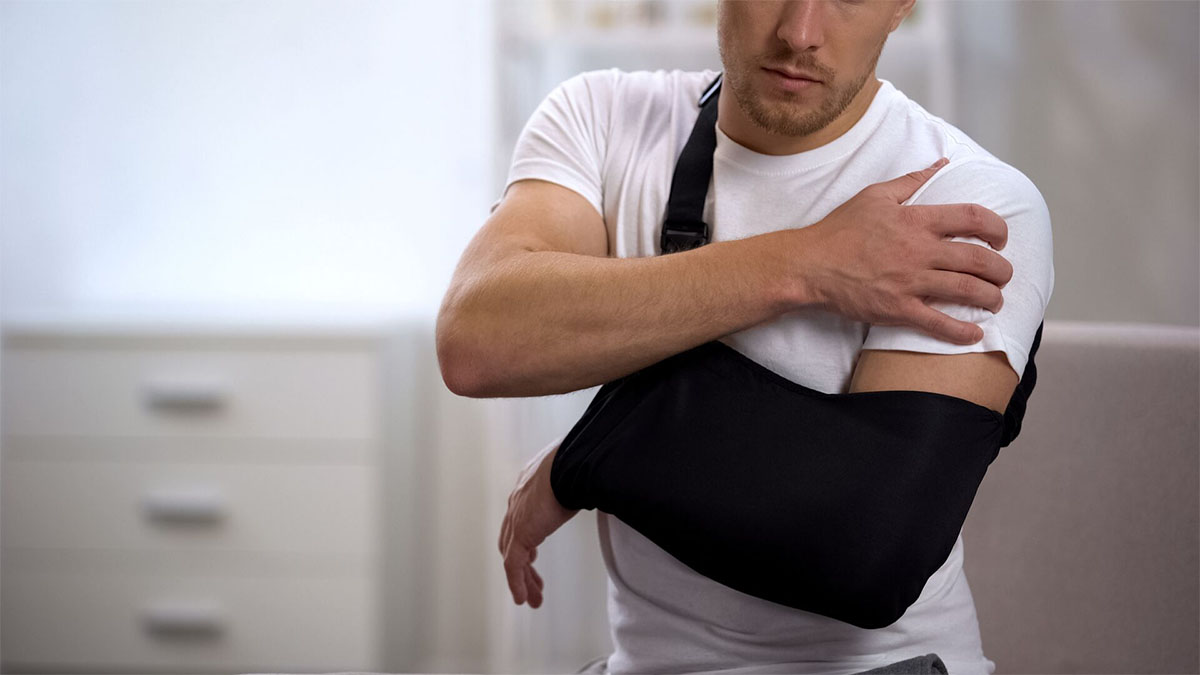 What’s A Shoulder Dislocation & How Should I Manage It? - Total Body Physio